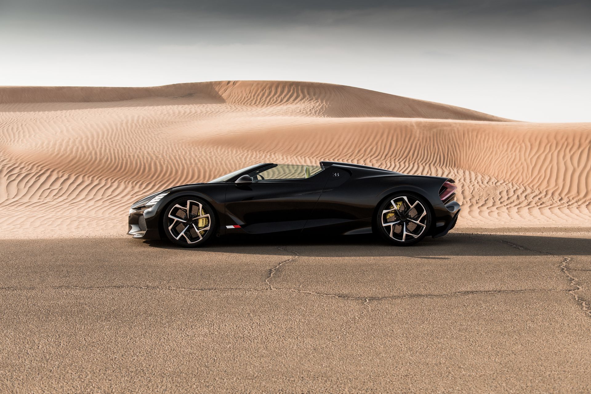 W16 Mistral makes Middle East premiere – Bugatti Newsroom